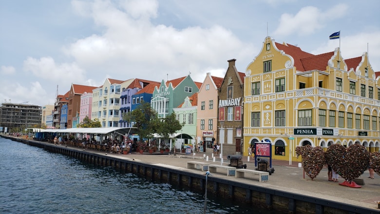 O que fazer em Curaçao? Ninguém mostra atrações assim